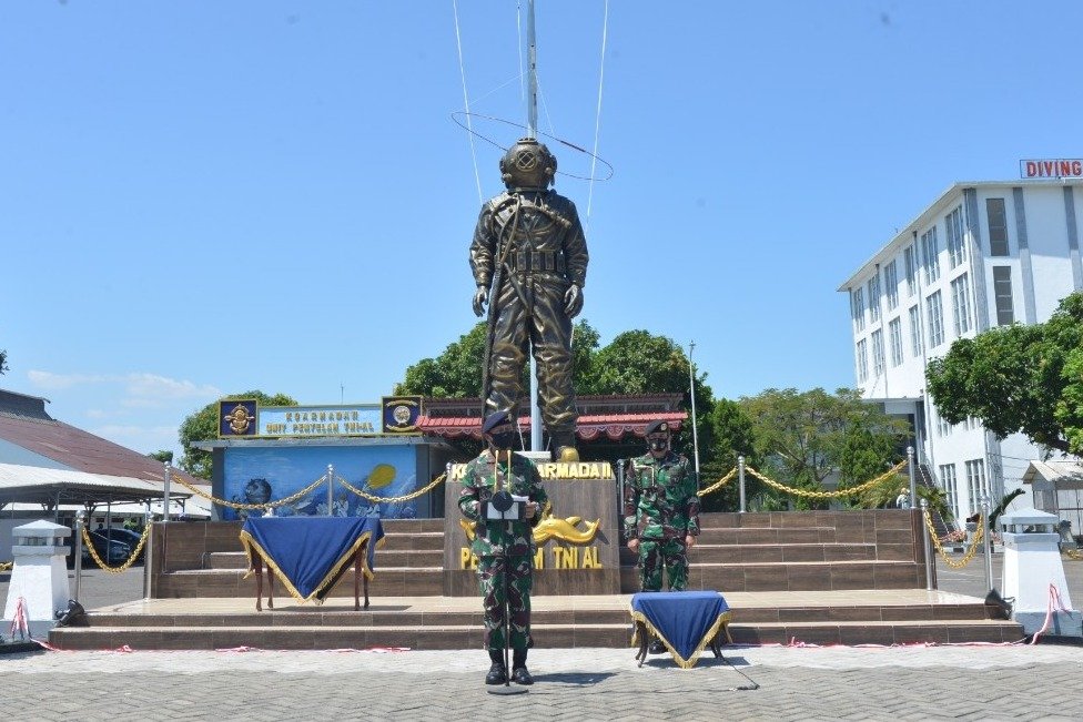 Koarmada II Miliki Ikon Kebanggaan Baru “Monumen Penyelam TNI AL ...