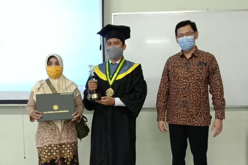 STIE Perbanas Surabaya Kukuhkan 327 Wisudawan Secara Daring - Warta ...