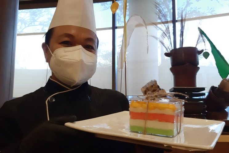 Cake Es Teler ala Hotel Santika Pandegiling Segarkan Suasana Bersama ...