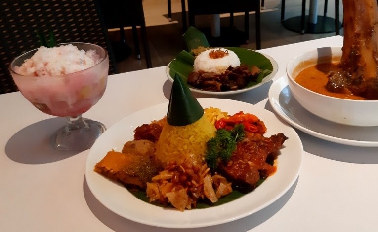 Rayakan Kemerdekaan Bersama Nikmatnya Nasi Kuning Kemerdekaan ala Hotel ...